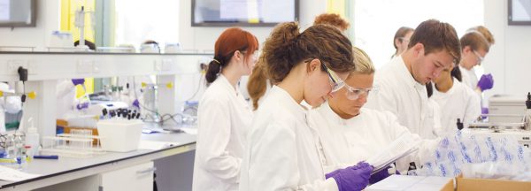 r12-hopkins-lab-students-at-work-3 – Fresno Adult School